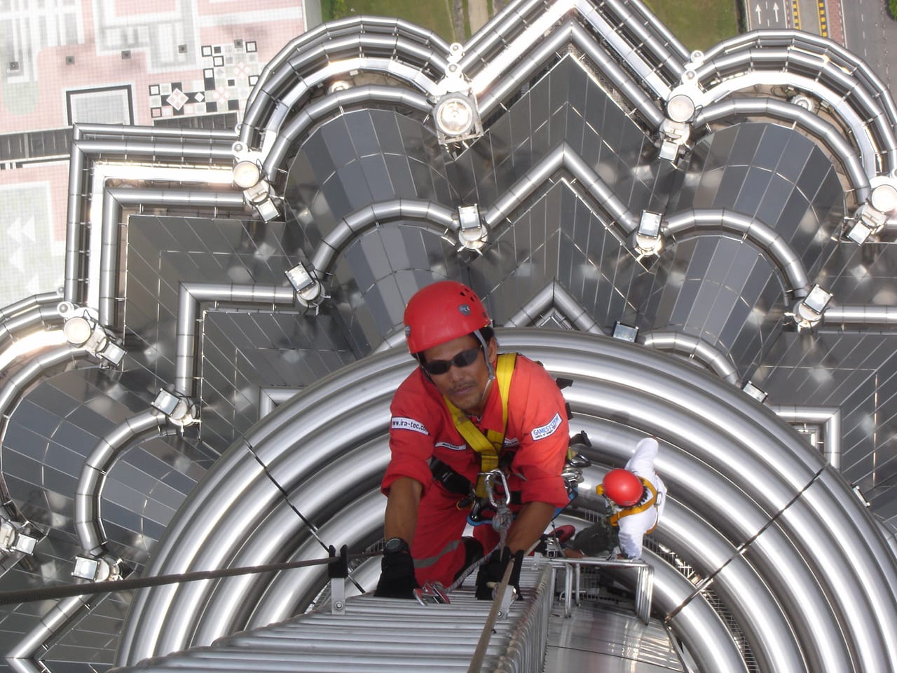 KLCC PETRONAS - Sky Scraper - High Rise Tower Maintenance - Iratec (M ...