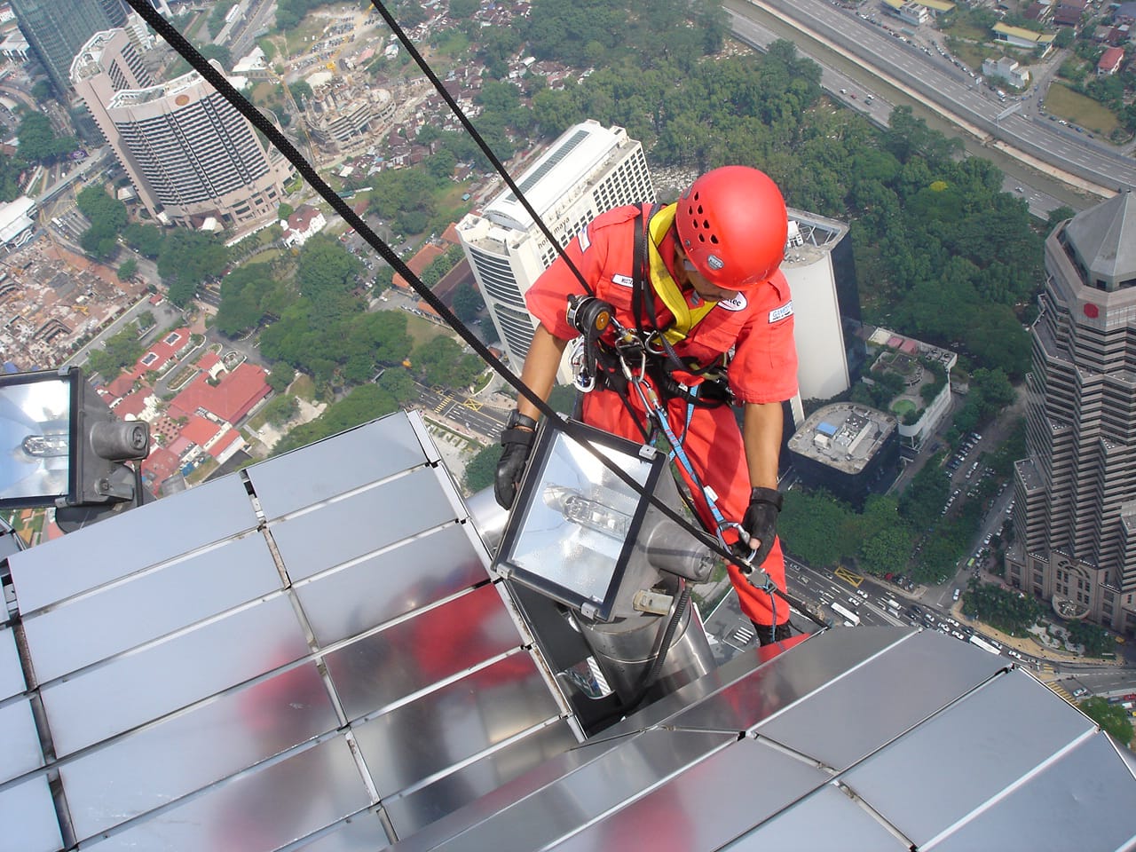 KLCC PETRONAS - Sky Scraper - High Rise Tower Maintenance - Iratec (M ...
