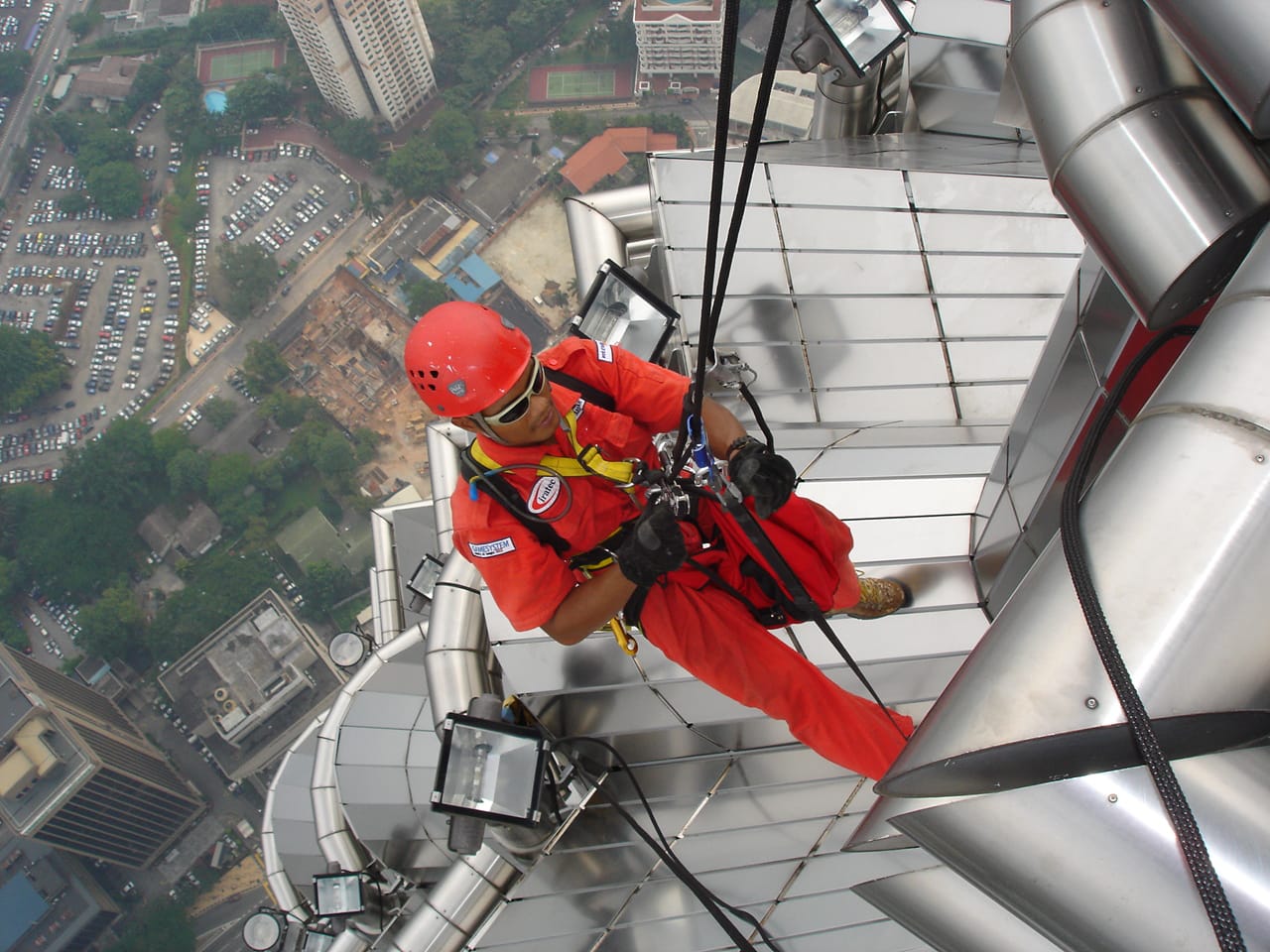 KLCC PETRONAS - Sky Scraper - High Rise Tower Maintenance - Iratec (M ...