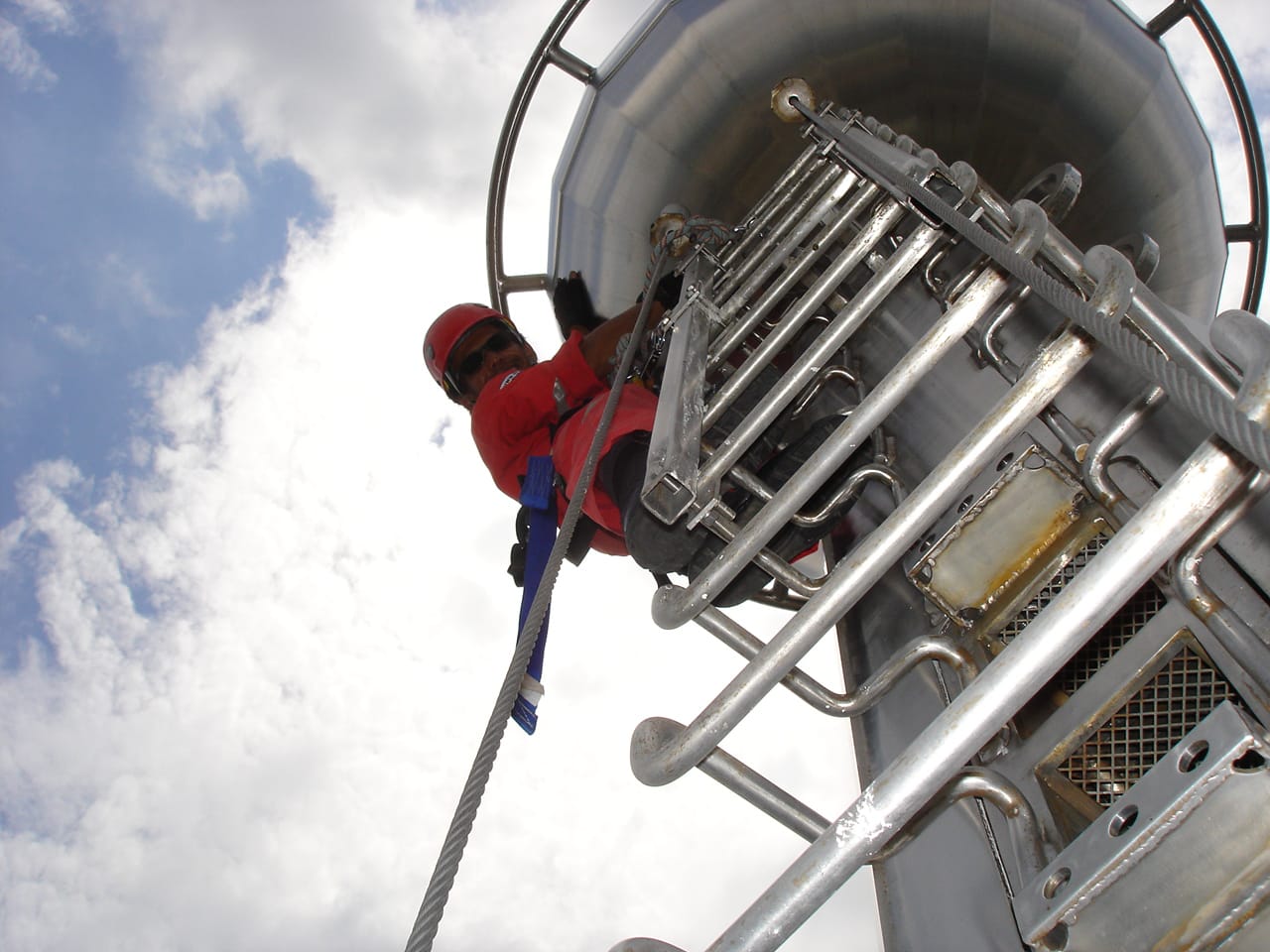 KLCC PETRONAS - Sky Scraper - High Rise Tower Maintenance - Iratec (M ...